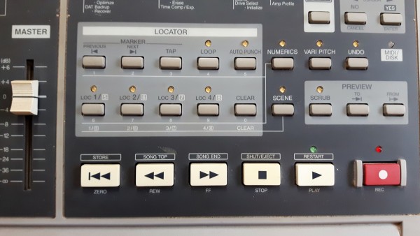 Roland VS880 8 track multi track recorder with effects